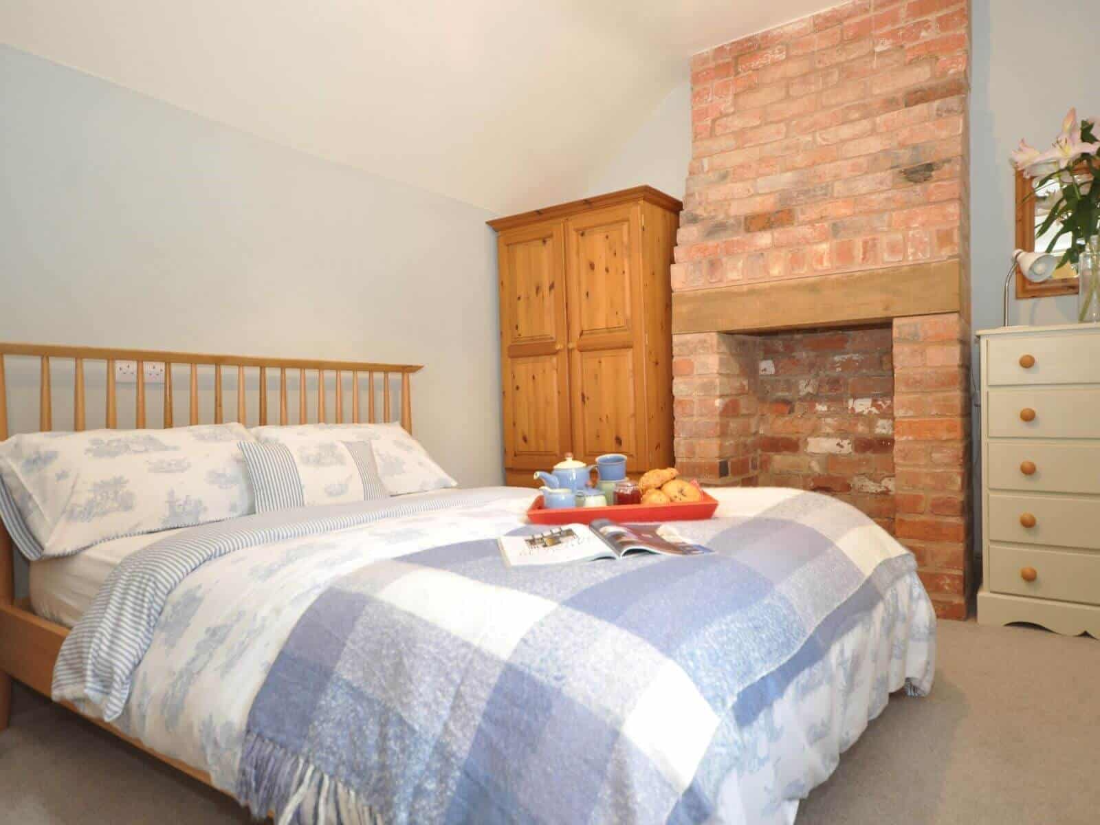 18 Holiday Homes With Alpacas (2022 & 2023)